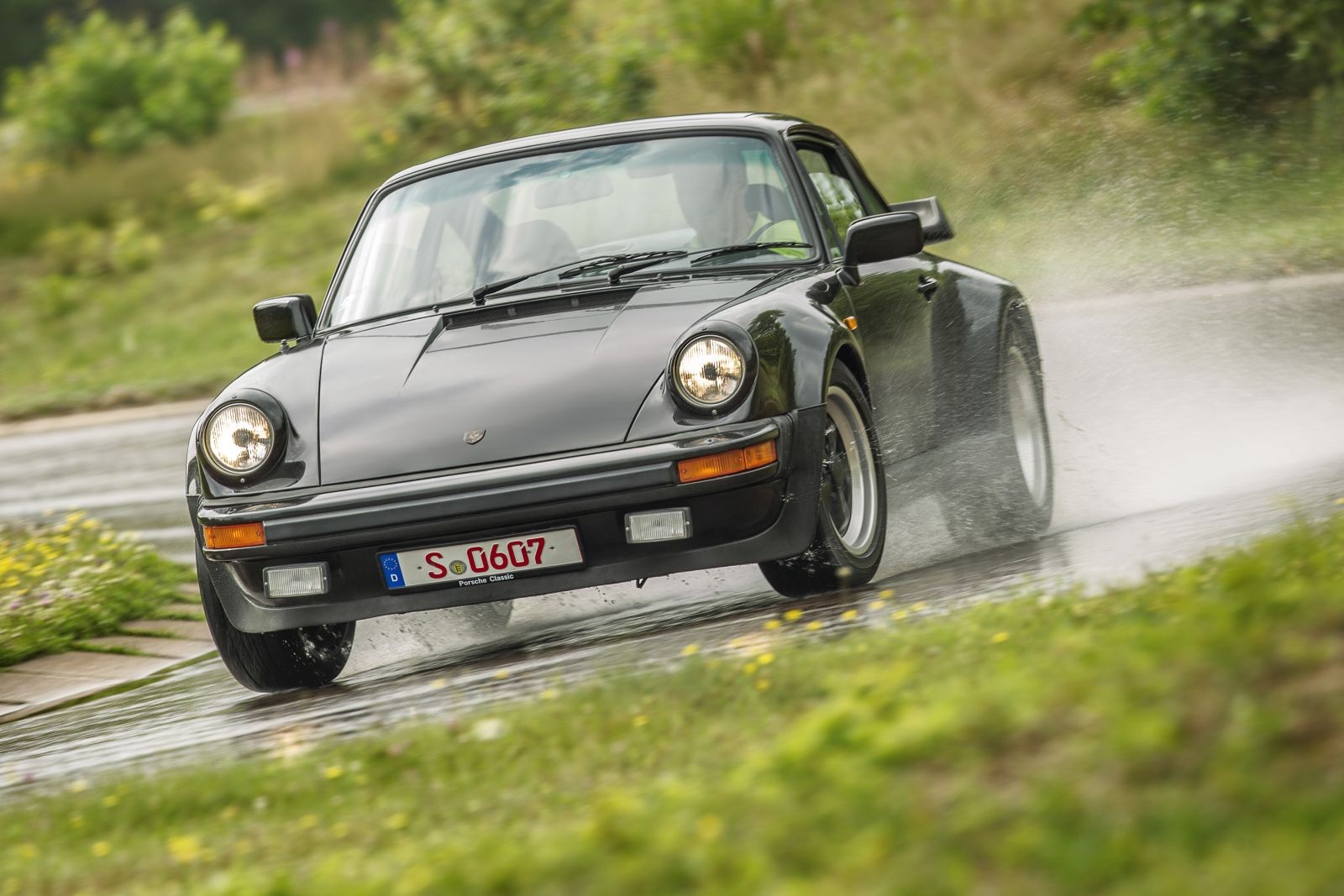 Classic Trader Reviews: The Porsche 930 Turbo profile. Being insanely ...